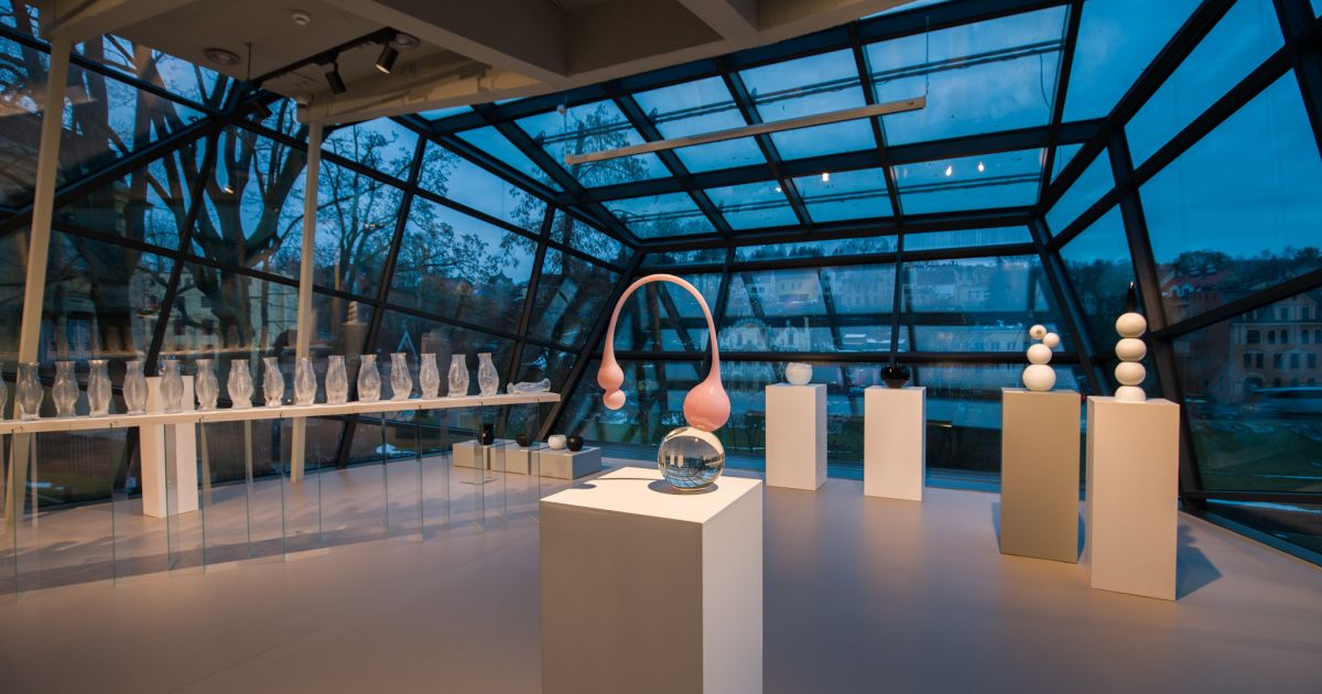 Guided tour through the exhibitionn PATRIK ILLO: ARTERIES – Studio ...